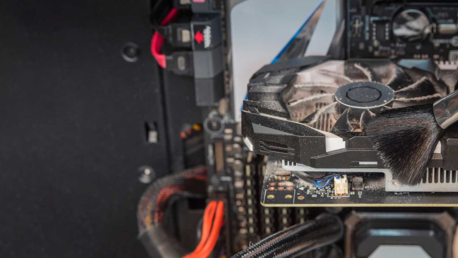 GPU Fans Issues: Why They Stop Spinning And How To Resolve