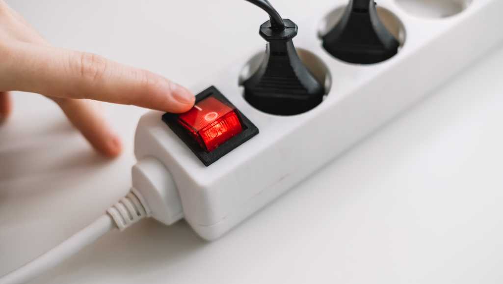 How to Fix Power Surge Damage in Gaming PC – Volta PC – Home of Custom ...